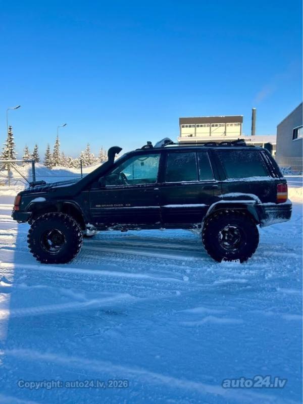 Melns Jeep Grand Cherokee 1996 Tallina, ar dzinēja tilpumu 2.50 L un nobraukumu 329 tūkst. km par 4500 €, foto 6 vietnē AUTOMOTO.COM.LV