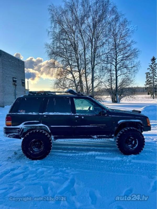 Melns Jeep Grand Cherokee 1996 Tallina, ar dzinēja tilpumu 2.50 L un nobraukumu 329 tūkst. km par 4500 €, foto 7 vietnē AUTOMOTO.COM.LV