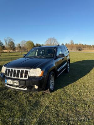 Melns Jeep Grand Cherokee 2009 Tallina, ar dzinēja tilpumu 3.00 L un nobraukumu 304 tūkst. km par 4500 €, foto  vietnē AUTOMOTO.COM.LV