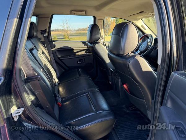Black Jeep Grand Cherokee 2009 in Tallinn, with an engine capacity of 3.00 L and mileage of 304 thousand km for 4500 €, photo 3 on AUTOMOTO.COM.LV