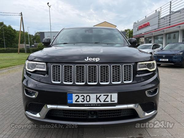 Black Jeep Grand Cherokee 2014 in Johvi, with an engine capacity of 3.00 L and mileage of 263 thousand km for 8700 €, photo 1 on AUTOMOTO.COM.LV