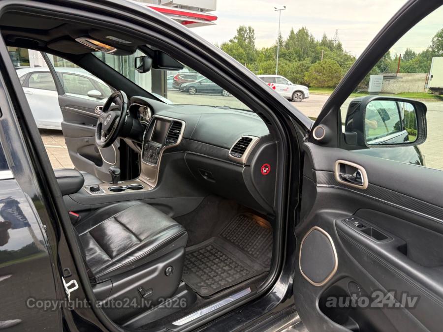 Melns Jeep Grand Cherokee 2014 Jehvi, ar dzinēja tilpumu 3.00 L un nobraukumu 263 tūkst. km par 8700 €, foto 15 vietnē AUTOMOTO.COM.LV