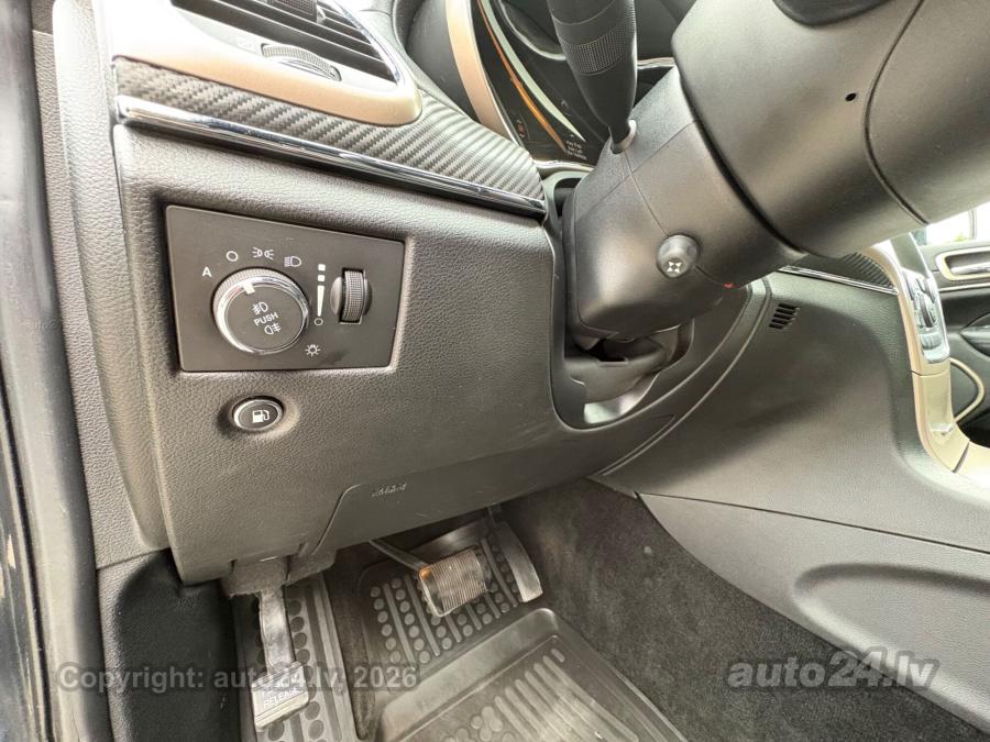 Melns Jeep Grand Cherokee 2014 Jehvi, ar dzinēja tilpumu 3.00 L un nobraukumu 263 tūkst. km par 8700 €, foto 20 vietnē AUTOMOTO.COM.LV