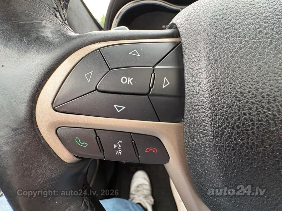 Melns Jeep Grand Cherokee 2014 Jehvi, ar dzinēja tilpumu 3.00 L un nobraukumu 263 tūkst. km par 8700 €, foto 21 vietnē AUTOMOTO.COM.LV