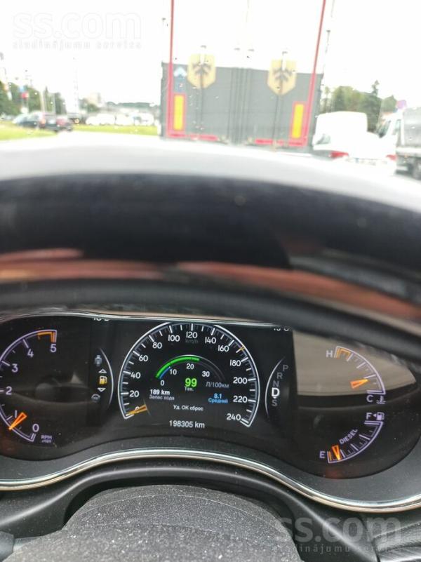 Melns Jeep Grand Cherokee 2015 Rīga, ar dzinēja tilpumu 3.00 L un nobraukumu 199 tūkst. km par 15500 €, foto 4 vietnē AUTOMOTO.COM.LV