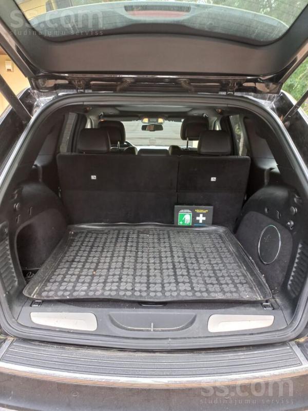 Melns Jeep Grand Cherokee 2015 Rīga, ar dzinēja tilpumu 3.00 L un nobraukumu 199 tūkst. km par 15500 €, foto 8 vietnē AUTOMOTO.COM.LV
