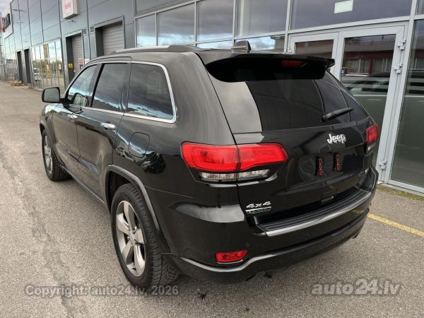 Black Jeep Grand Cherokee 2015 in Tartu, with an engine capacity of 3.00 L and mileage of 178 thousand km for 12490 €, photo 7 on AUTOMOTO.COM.LV