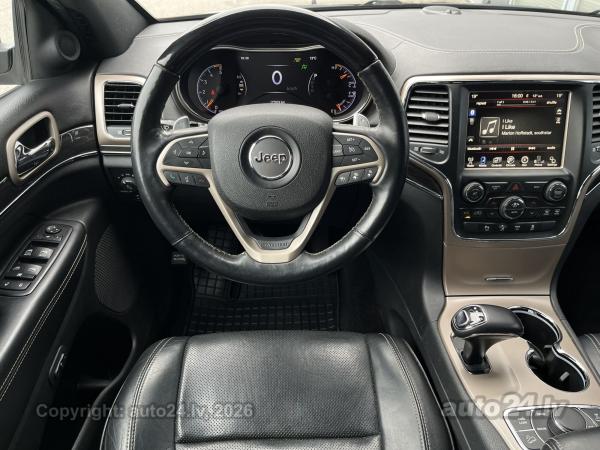 Black Jeep Grand Cherokee 2015 in Tartu, with an engine capacity of 3.00 L and mileage of 178 thousand km for 12490 €, photo 9 on AUTOMOTO.COM.LV