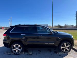 Black Jeep Grand Cherokee 2016 in Tartu, with an engine capacity of 3.00 L and mileage of 117 thousand km for 19900 €, photo 8 on AUTOMOTO.COM.LV