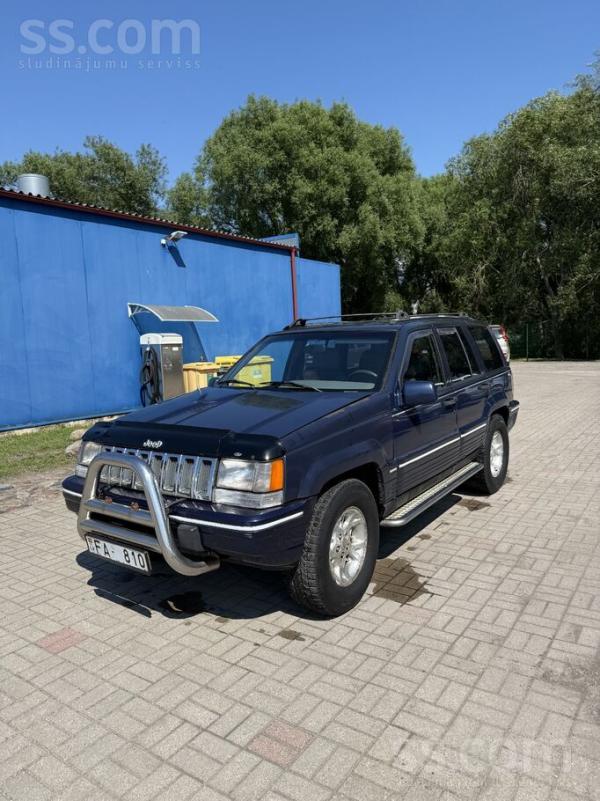 Blue Jeep Grand Cherokee 1994 in Liepaja, with an engine capacity of 4.00 L and mileage of 280 thousand km for 2450 €, photo 2 on AUTOMOTO.COM.LV
