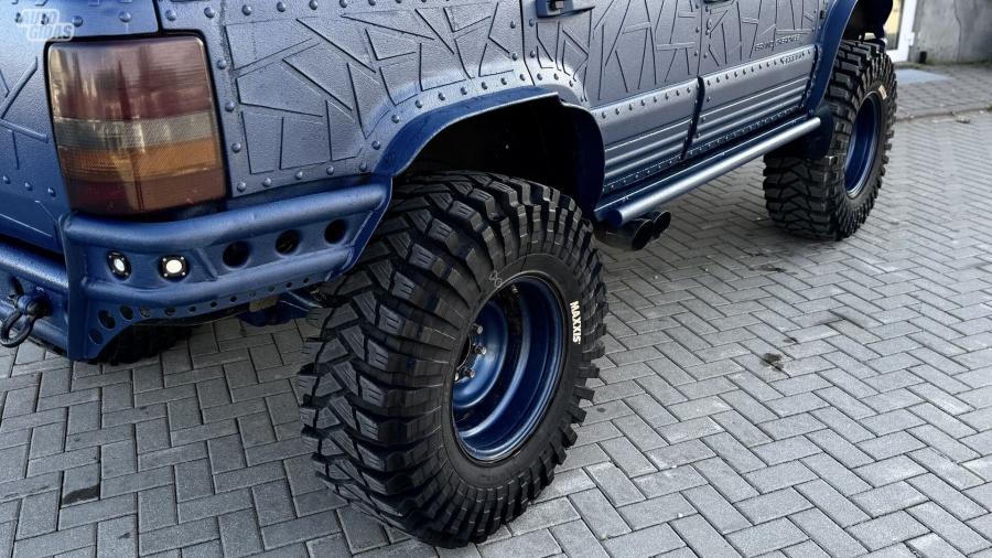 Blue Jeep Grand Cherokee 1996 in Radviliskis, with an engine capacity of 3.00 L and mileage of 400 thousand km for 16500 €, photo 15 on AUTOMOTO.COM.LV