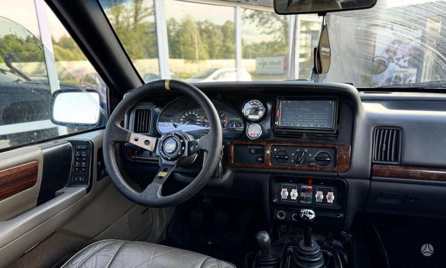 Zils Jeep Grand Cherokee 1996 Radviliškis, ar dzinēja tilpumu 3.00 L un nobraukumu 400 tūkst. km par 15500 €, foto 23 vietnē AUTOMOTO.COM.LV