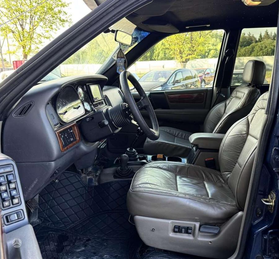 Zils Jeep Grand Cherokee 1996 Radviliškis, ar dzinēja tilpumu 3.00 L un nobraukumu 400 tūkst. km par 15500 €, foto 29 vietnē AUTOMOTO.COM.LV