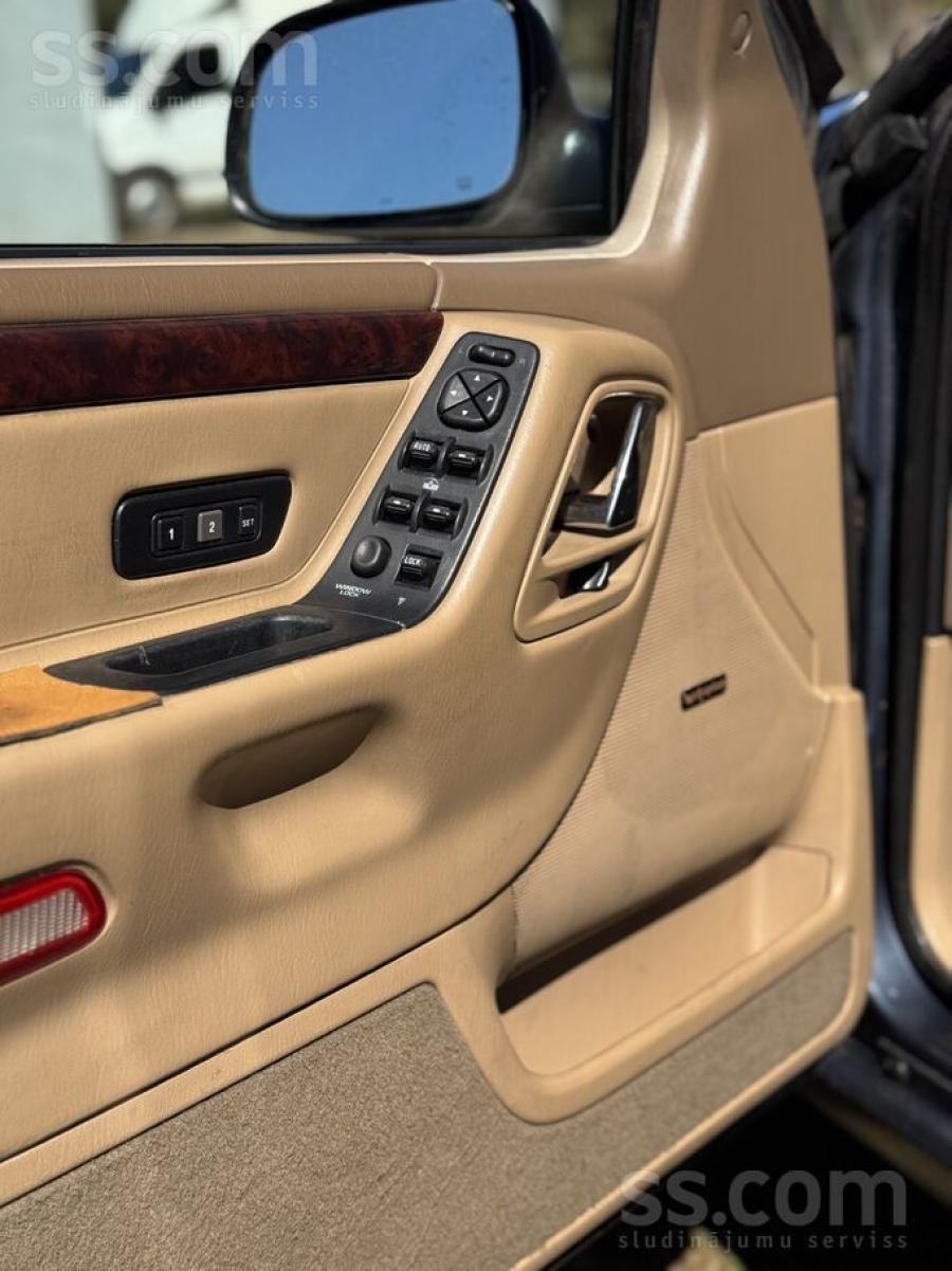 Zils Jeep Grand Cherokee 2000 Rīga, ar dzinēja tilpumu 4.70 L un nobraukumu 256 tūkst. km par 2050 €, foto 6 vietnē AUTOMOTO.COM.LV