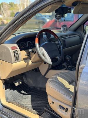 Zils Jeep Grand Cherokee 2000 Rīga, ar dzinēja tilpumu 4.70 L un nobraukumu 256 tūkst. km par 2050 €, foto 7 vietnē AUTOMOTO.COM.LV