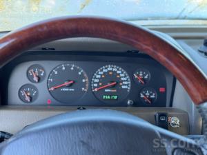 Zils Jeep Grand Cherokee 2000 Rīga, ar dzinēja tilpumu 4.70 L un nobraukumu 256 tūkst. km par 2050 €, foto 8 vietnē AUTOMOTO.COM.LV