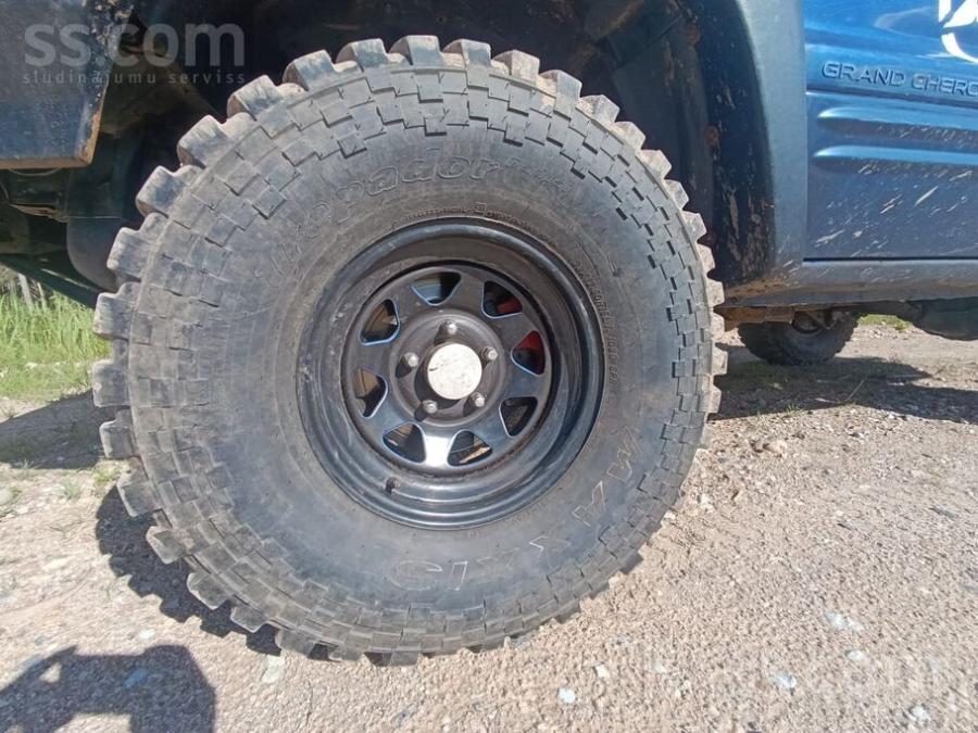 Blue Jeep Grand Cherokee 2000 in Valka, with an engine capacity of 4.70 L and mileage of 262 thousand km for 6000 €, photo 4 on AUTOMOTO.COM.LV