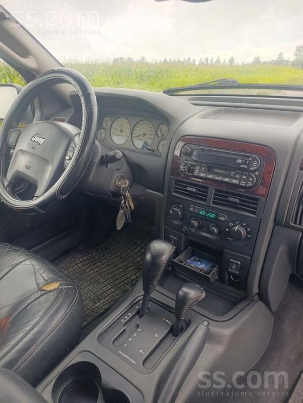 Blue Jeep Grand Cherokee 2002 in Aizkraukle, with an engine capacity of 2.70 L and mileage of 339 thousand km for 2500 €, photo 3 on AUTOMOTO.COM.LV