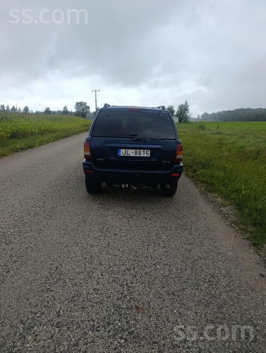 Blue Jeep Grand Cherokee 2002 in Aizkraukle, with an engine capacity of 2.70 L and mileage of 339 thousand km for 2500 €, photo 5 on AUTOMOTO.COM.LV