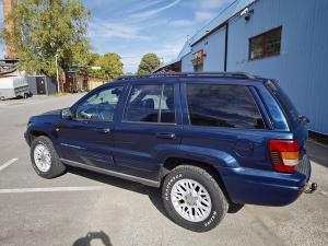 Zils Jeep Grand Cherokee 2002 Tallina, ar dzinēja tilpumu 2.70 L un nobraukumu 341 tūkst. km par 3800 €, foto 4 vietnē AUTOMOTO.COM.LV