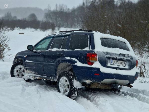 Blue Jeep Grand Cherokee 2003 in Vilnius, with an engine capacity of 2.69 L and mileage of 355 thousand km for 3499 €, photo 9 on AUTOMOTO.COM.LV