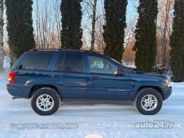 Zils Jeep Grand Cherokee 2003 Tallina, ar dzinēja tilpumu 2.70 L un nobraukumu 420 tūkst. km par 3600 €, foto 3 vietnē AUTOMOTO.COM.LV