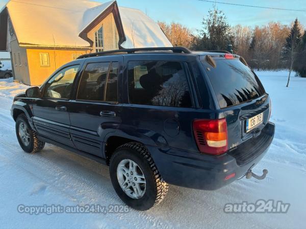 Zils Jeep Grand Cherokee 2003 Tallina, ar dzinēja tilpumu 2.70 L un nobraukumu 420 tūkst. km par 3600 €, foto 6 vietnē AUTOMOTO.COM.LV