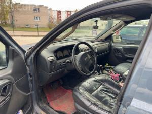 Zils Jeep Grand Cherokee 2003 Rēzekne, ar dzinēja tilpumu 2.70 L un nobraukumu 347 tūkst. km par 5600 €, foto 6 vietnē AUTOMOTO.COM.LV