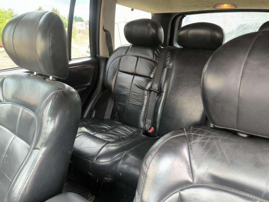 Blue Jeep Grand Cherokee 2003 in Telschi, with an engine capacity of 2.69 L and mileage of 320 thousand km for 2300 €, photo 11 on AUTOMOTO.COM.LV