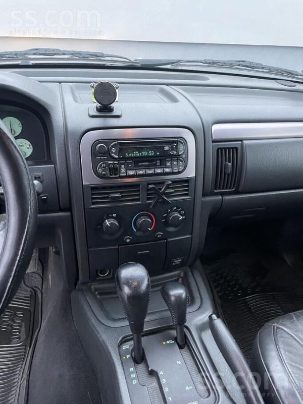 Zils Jeep Grand Cherokee 2003 Valka, ar dzinēja tilpumu 2.70 L un nobraukumu 290 tūkst. km par 2500 €, foto 5 vietnē AUTOMOTO.COM.LV