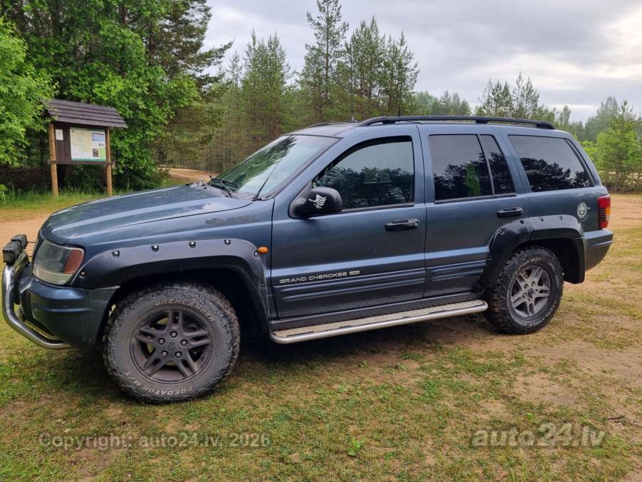 Zils Jeep Grand Cherokee 2003 Tallina, ar dzinēja tilpumu 2.70 L un nobraukumu 427 tūkst. km par 5000 €, foto 7 vietnē AUTOMOTO.COM.LV
