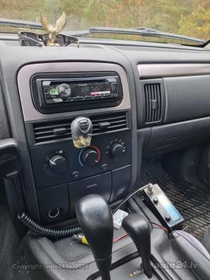 Zils Jeep Grand Cherokee 2003 Tallina, ar dzinēja tilpumu 2.70 L un nobraukumu 427 tūkst. km par 5000 €, foto 11 vietnē AUTOMOTO.COM.LV