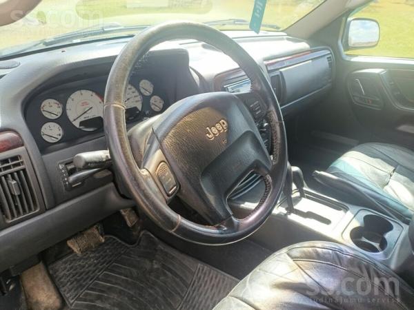 Blue Jeep Grand Cherokee 2004 in Saldus, with an engine capacity of 2.70 L and mileage of 260 thousand km for 4500 €, photo 4 on AUTOMOTO.COM.LV