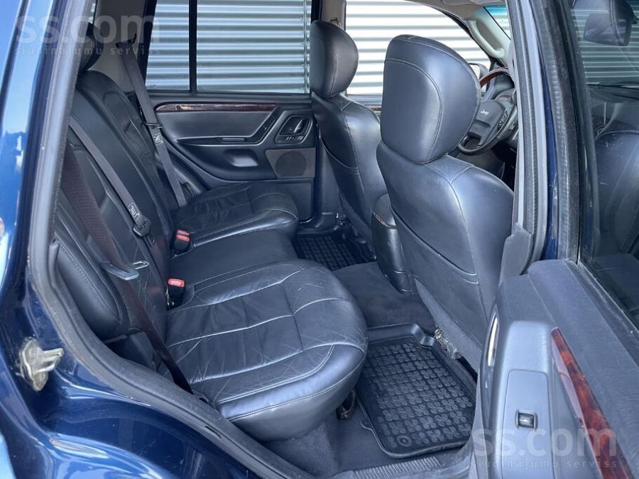 Zils Jeep Grand Cherokee 2004 Rīga, ar dzinēja tilpumu 2.70 L un nobraukumu 323 tūkst. km par 3650 €, foto 20 vietnē AUTOMOTO.COM.LV