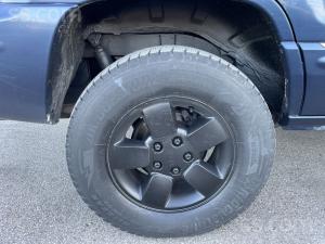 Zils Jeep Grand Cherokee 2004 Rīga, ar dzinēja tilpumu 2.70 L un nobraukumu 323 tūkst. km par 3650 €, foto 28 vietnē AUTOMOTO.COM.LV