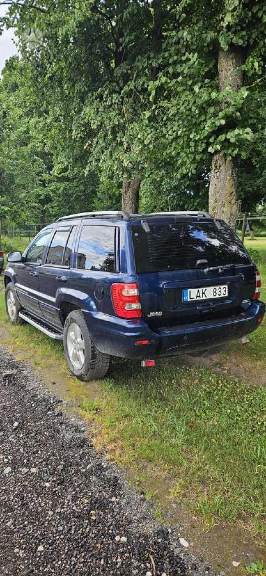 Blue Jeep Grand Cherokee 2004 in Vilnius, with an engine capacity of 2.69 L and mileage of 465 thousand km for 3500 €, photo 4 on AUTOMOTO.COM.LV