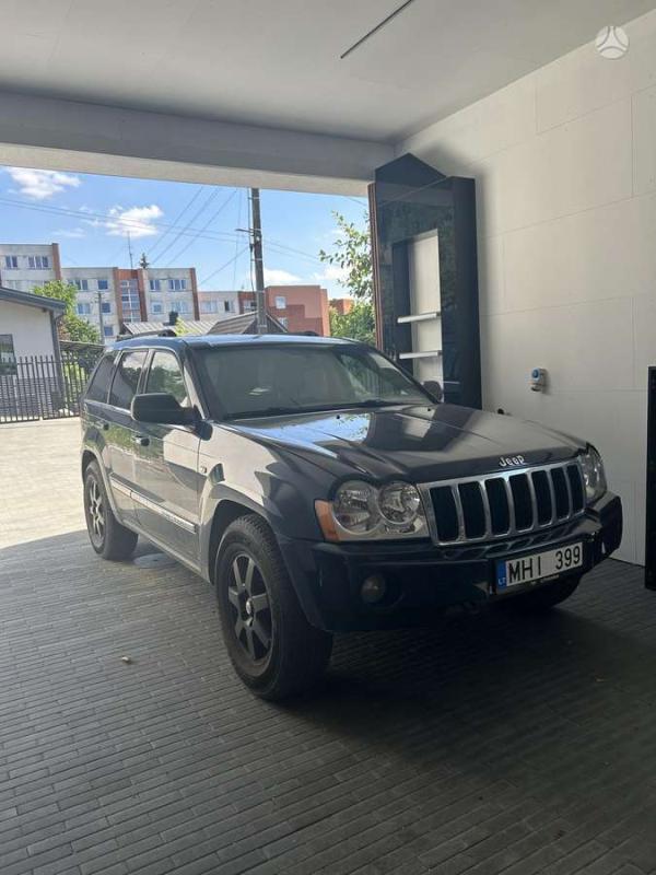 Zils Jeep Grand Cherokee 2005 Kauņa, ar dzinēja tilpumu 2.99 L un nobraukumu 282 tūkst. km par 2999 €, foto 5 vietnē AUTOMOTO.COM.LV