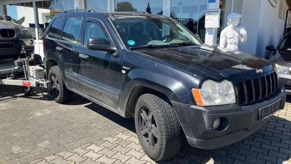 Zils Jeep Grand Cherokee 2005 Utena, ar dzinēja tilpumu 4.70 L un nobraukumu 204 tūkst. km par 2650 €, foto 2 vietnē AUTOMOTO.COM.LV