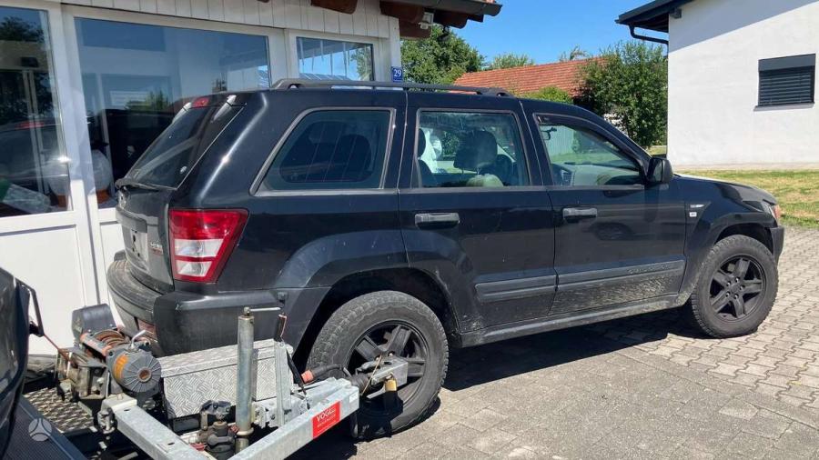 Zils Jeep Grand Cherokee 2005 Utena, ar dzinēja tilpumu 4.70 L un nobraukumu 204 tūkst. km par 2650 €, foto 6 vietnē AUTOMOTO.COM.LV