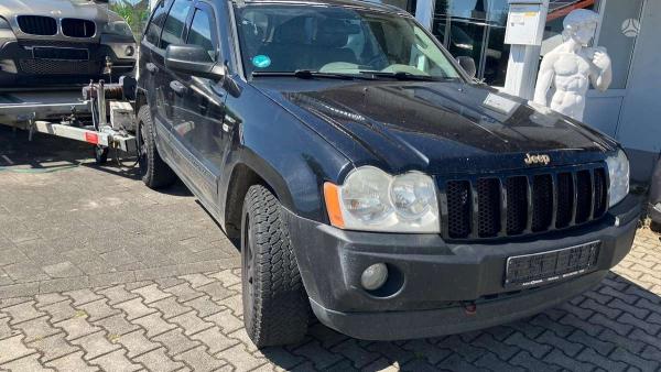 Zils Jeep Grand Cherokee 2005 Utena, ar dzinēja tilpumu 4.70 L un nobraukumu 204 tūkst. km par 2650 €, foto 7 vietnē AUTOMOTO.COM.LV