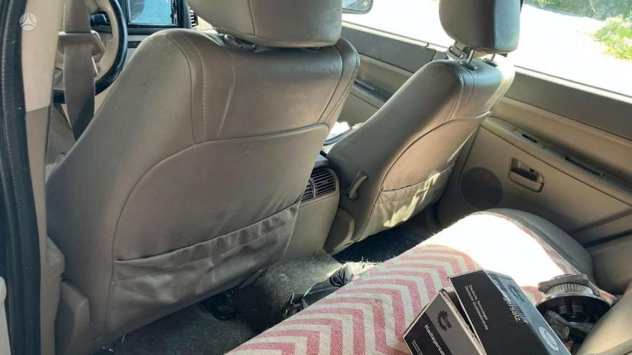 Zils Jeep Grand Cherokee 2005 Utena, ar dzinēja tilpumu 4.70 L un nobraukumu 204 tūkst. km par 2650 €, foto 18 vietnē AUTOMOTO.COM.LV