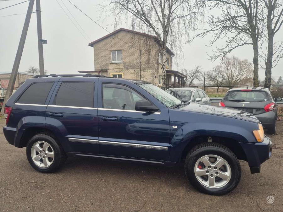 Zils Jeep Grand Cherokee 2006 Raseiniai, ar dzinēja tilpumu 2.99 L un nobraukumu 285 tūkst. km par 3950 €, foto 8 vietnē AUTOMOTO.COM.LV