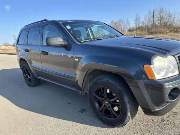 Zils Jeep Grand Cherokee 2006 Viļņa, ar dzinēja tilpumu 2.98 L un nobraukumu 377 tūkst. km par 2800 €, foto 4 vietnē AUTOMOTO.COM.LV