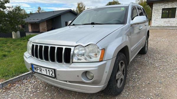 Zils Jeep Grand Cherokee 2007 Viļņa, ar dzinēja tilpumu 2.98 L un nobraukumu 610 tūkst. km par 530 €, foto 3 vietnē AUTOMOTO.COM.LV