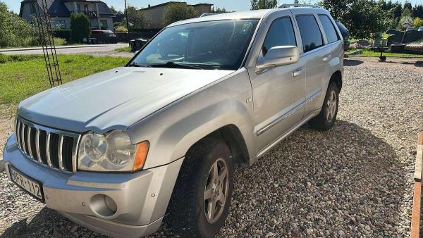 Zils Jeep Grand Cherokee 2007 Viļņa, ar dzinēja tilpumu 2.98 L un nobraukumu 610 tūkst. km par 530 €, foto 7 vietnē AUTOMOTO.COM.LV