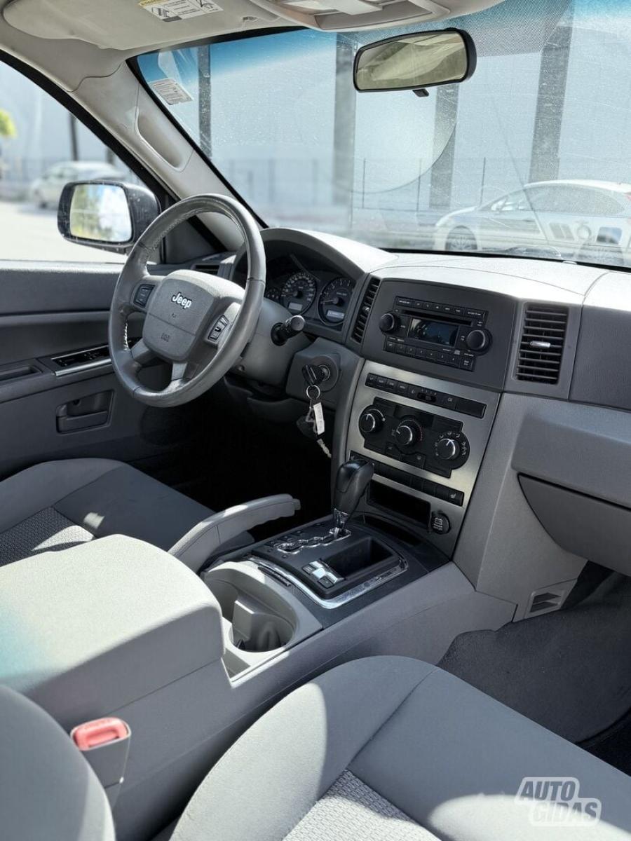 Blue Jeep Grand Cherokee 2008 in Vilnius, with an engine capacity of 3.00 L and mileage of 371 thousand km for 3500 €, photo 13 on AUTOMOTO.COM.LV
