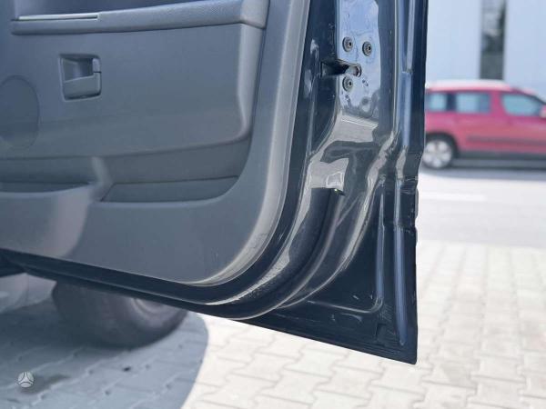 Blue Jeep Grand Cherokee 2008 in Vilnius, with an engine capacity of 2.98 L and mileage of 371 thousand km for 3200 €, photo 7 on AUTOMOTO.COM.LV