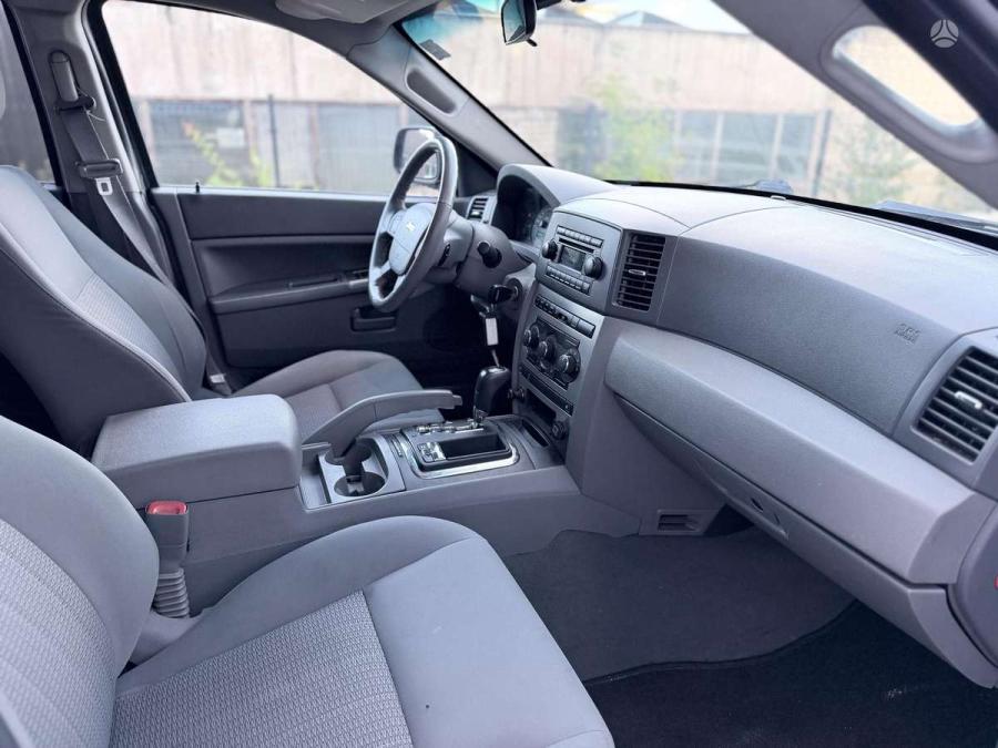 Zils Jeep Grand Cherokee 2008 Viļņa, ar dzinēja tilpumu 2.98 L un nobraukumu 371 tūkst. km par 3400 €, foto 10 vietnē AUTOMOTO.COM.LV