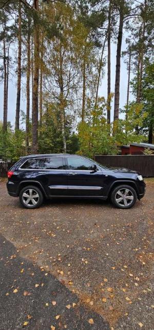 Zils Jeep Grand Cherokee 2011 Viļņa, ar dzinēja tilpumu 2.99 L un nobraukumu 290 tūkst. km par 11000 €, foto 5 vietnē AUTOMOTO.COM.LV