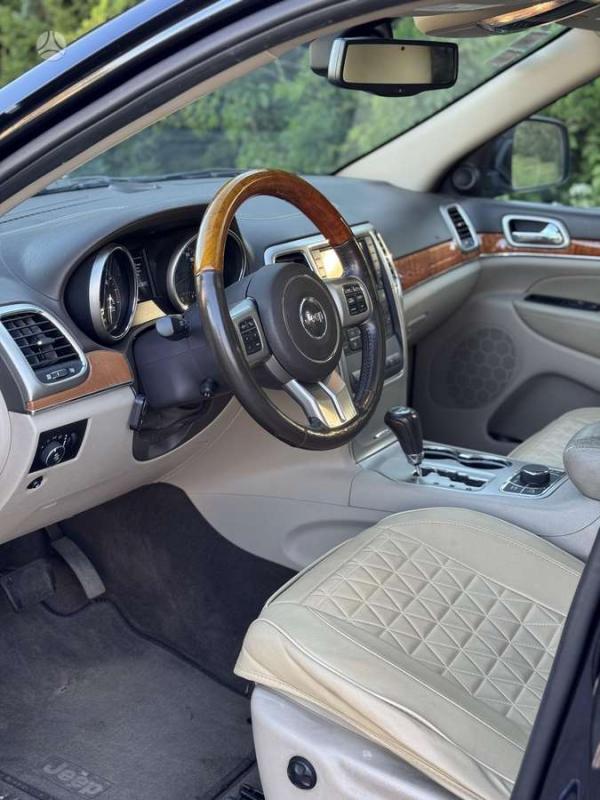 Zils Jeep Grand Cherokee 2011 Šalčininkai, ar dzinēja tilpumu 2.99 L un nobraukumu 301 tūkst. km par 5950 €, foto 9 vietnē AUTOMOTO.COM.LV